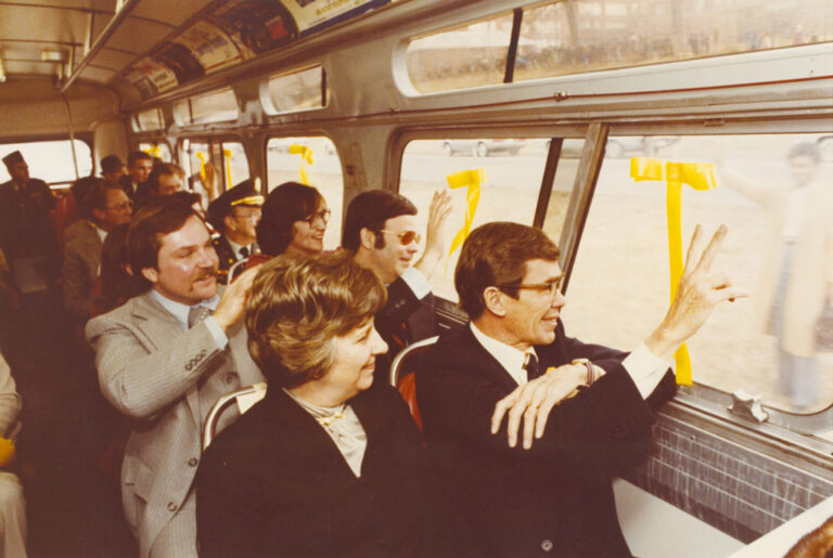 “Tie a Yellow Ribbon:” The Origin of the National Response to the Iran ...