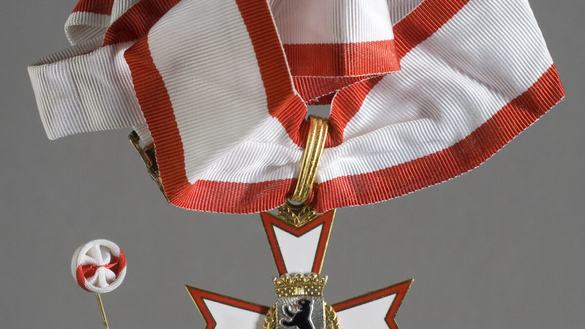 Symbols and Emblems - Page 2 of 3 - The National Museum of American ...